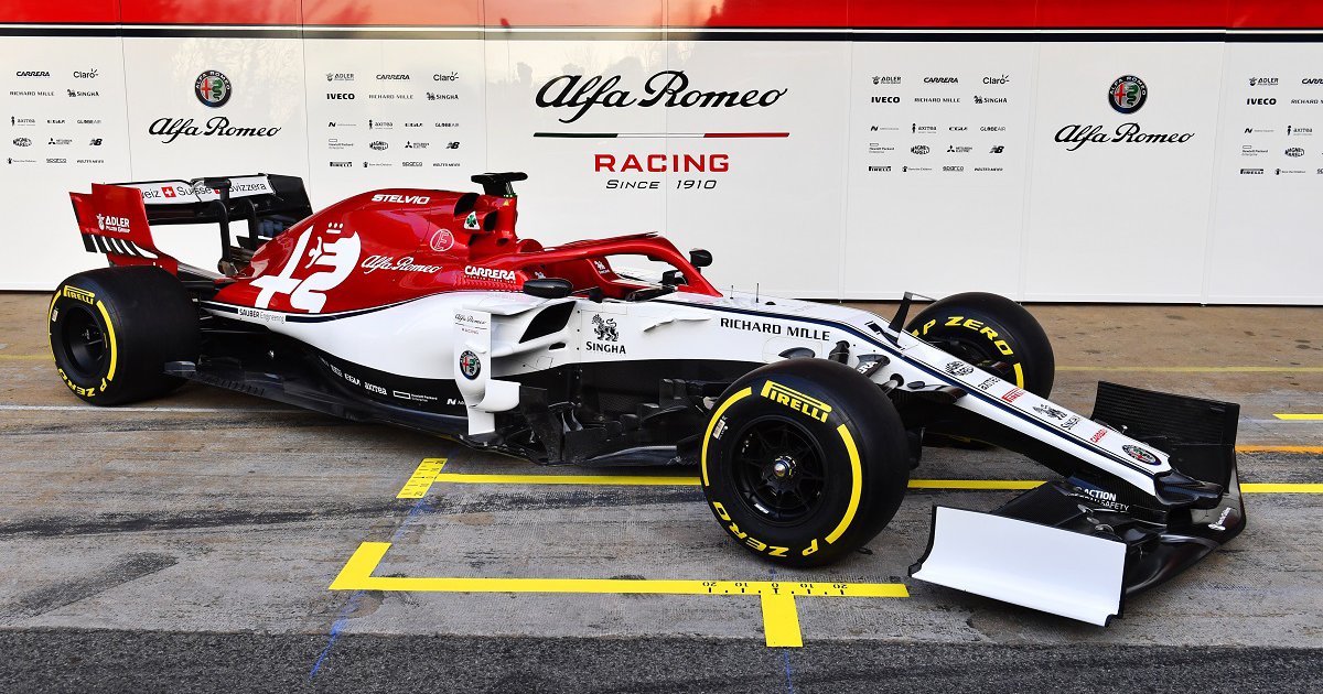 Παρουσιάστηκε η Alfa Romeo Racing C38