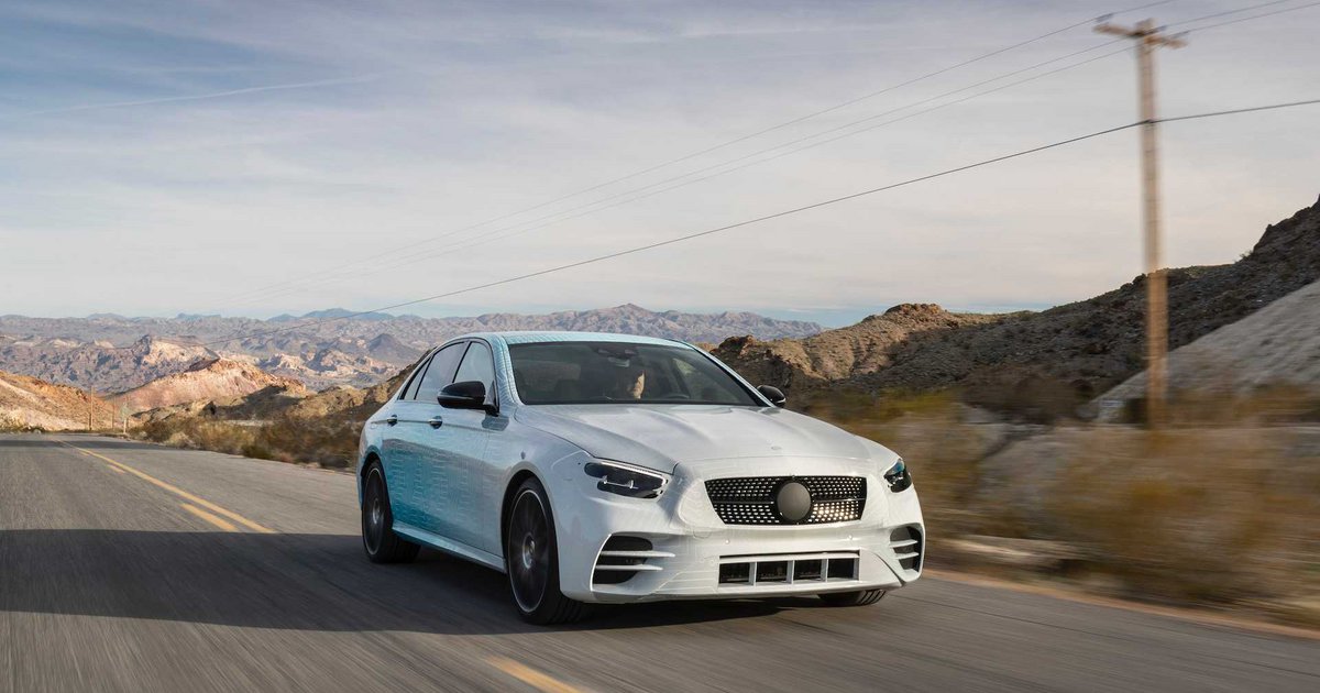 Ανανεωμένη και hi-tech η Mercedes-Benz E-Class
