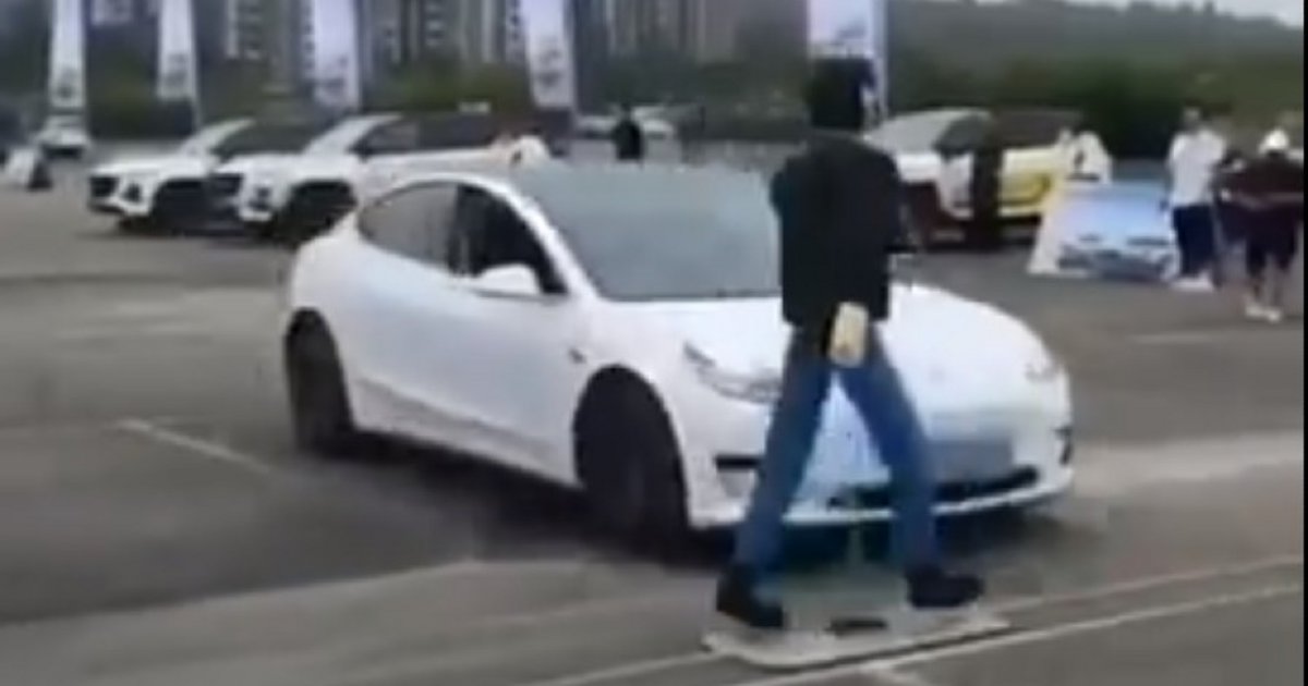 Η ντροπιαστική επίδειξη της Tesla στην Κίνα και το ακρωτηριασμένο dummy ...