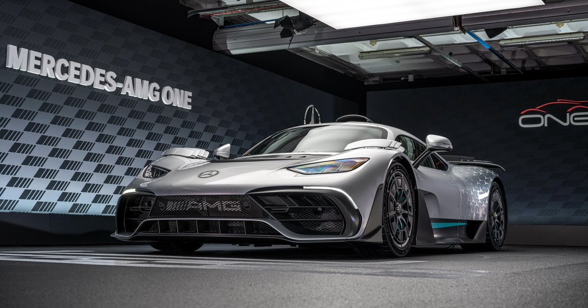 Δείτε τη Mercedes-AMG One να διαλύει την AMG GT Black Series στο 400άρι ...