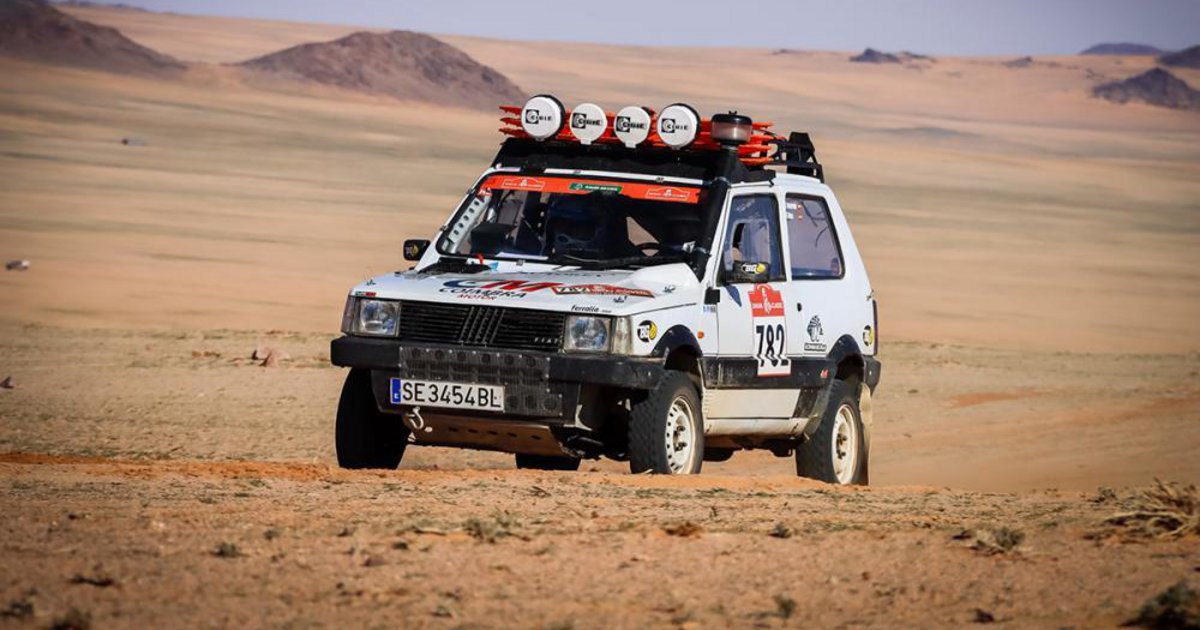 Rally Dakar: Ένα Fiat Panda 30 ετών ζει το όνειρό του (photos)
