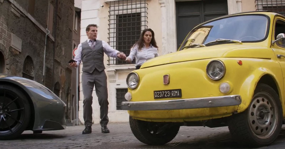 Mission Impossible: Ο Tom Cruise ντιφτάρει ένα «ταπεινό» Fiat 500 ...