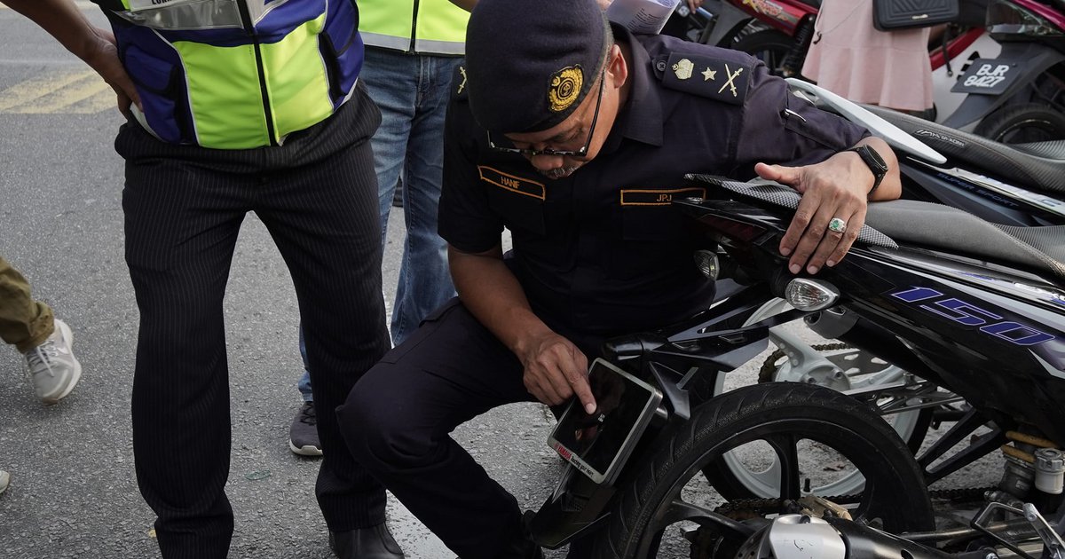 Πάρτε μεγεθυντικό φακό και δείτε την πιο μικρή πινακίδα κυκλοφορίας ...