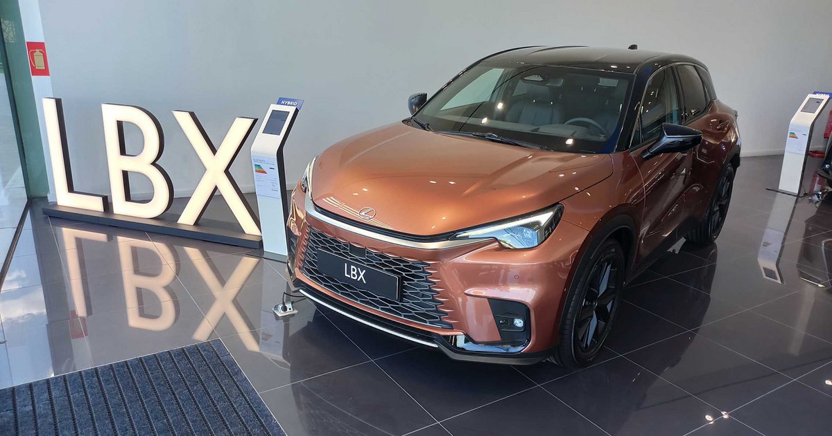 LIVE PHOTOS: Το Lexus LBX μπήκε στις ελληνικές εκθέσεις (τιμές-εκδόσεις)