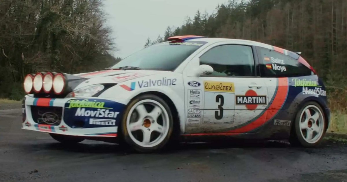 Ο Άι Βασίλης ήρθε νωρίς: Το Ford Focus WRC μοιράζει δώρα με το... πλάι ...